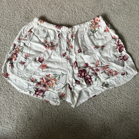 Brandy Melville | Shorts | Brandy Melville Floral Shorts | Poshmark